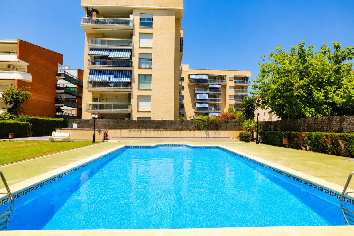 65 M² Apartamento ∙ 2 Habitaciones ∙ 6 Huéspedes - La Pineda