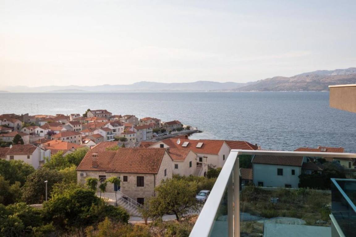 85 M² Apartamento ∙ 2 Habitaciones ∙ 5 Huéspedes - Omiš