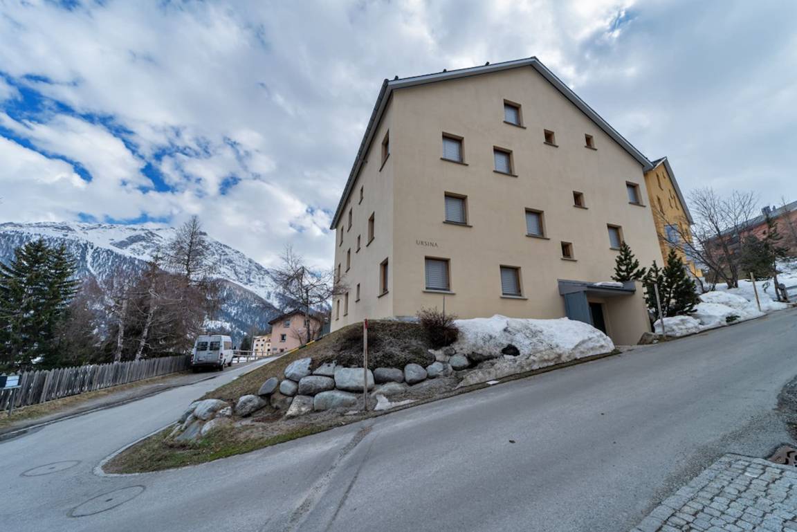 95 M² Ferienwohnung ∙ 2 Schlafzimmer ∙ 5 Gäste - Zuoz