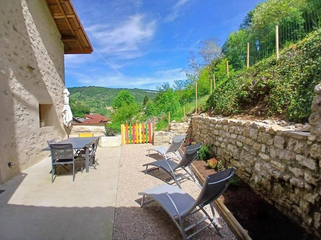 66 M² Gîte ∙ 2 Chambres ∙ 4 Personnes - Ain