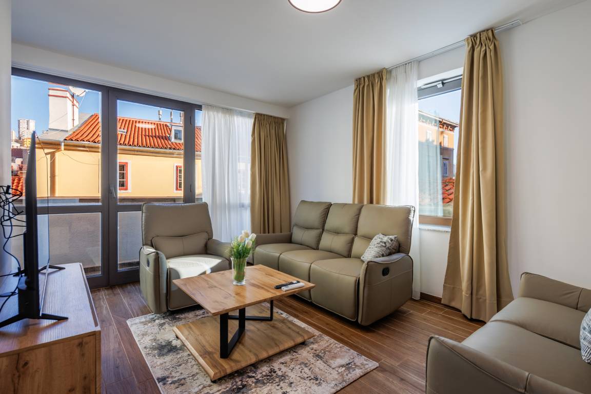 89 M² Apartment ∙ 2 Bedrooms ∙ 4 Guests - Rijeka