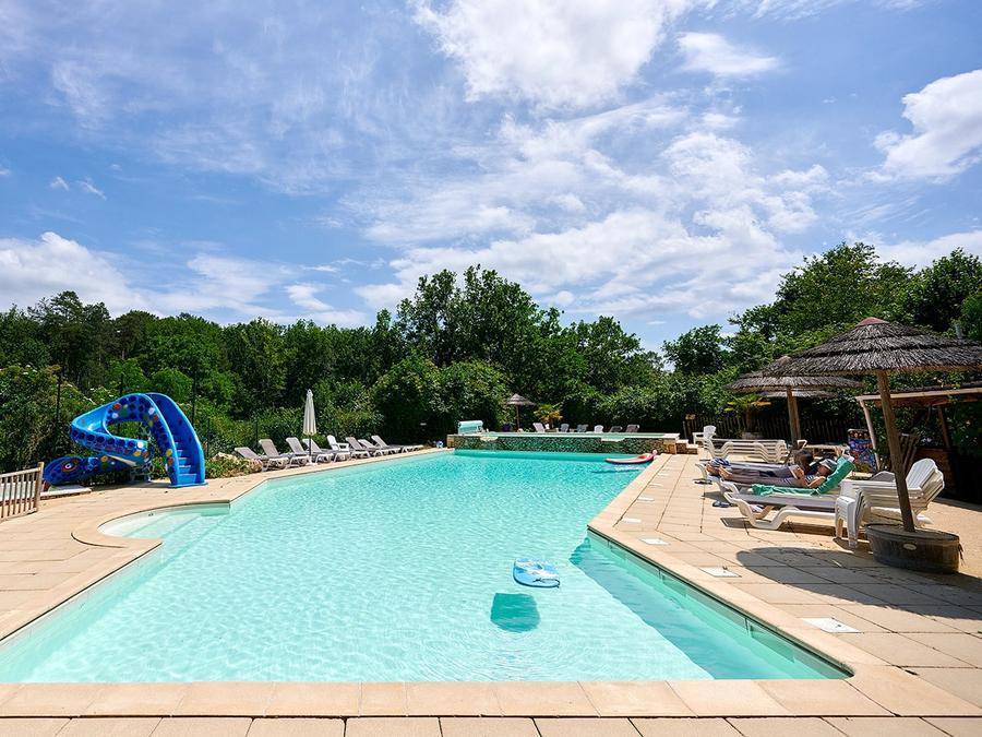 32 M² Caravan ∙ 2 Bedrooms ∙ 4 Guests - Castels