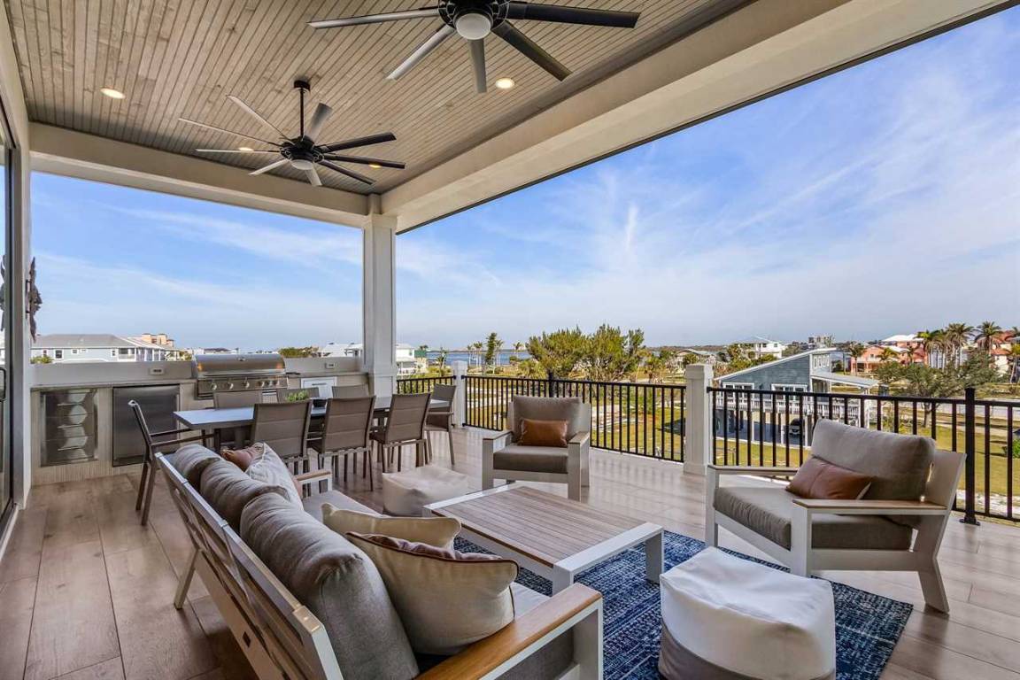 446 M² House ∙ 7 Bedrooms ∙ 18 Guests - Fort Myers Beach, FL