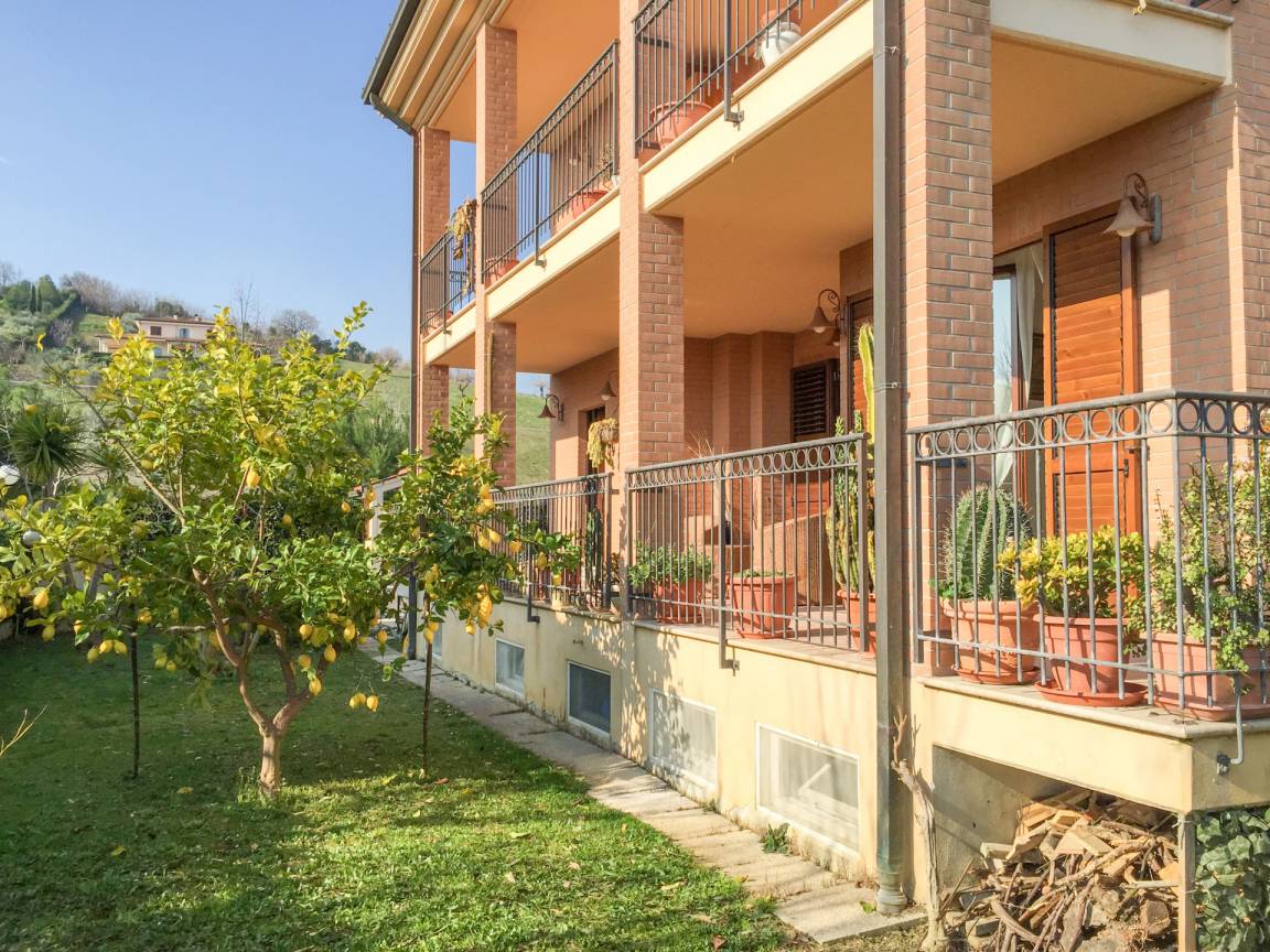 200 M² Appartamento Vacanza ∙ 5 Camere Da Letto ∙ 11 Ospiti - Montesilvano