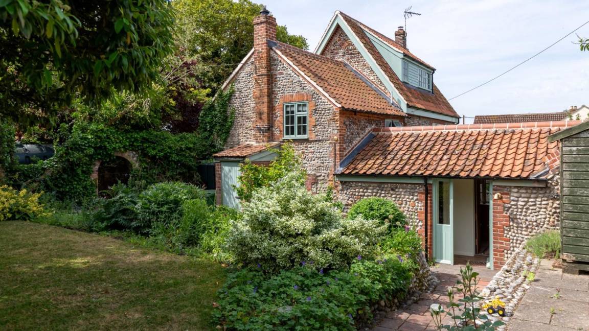 Cottage ∙ 4 Bedrooms ∙ 8 Guests - Blakeney