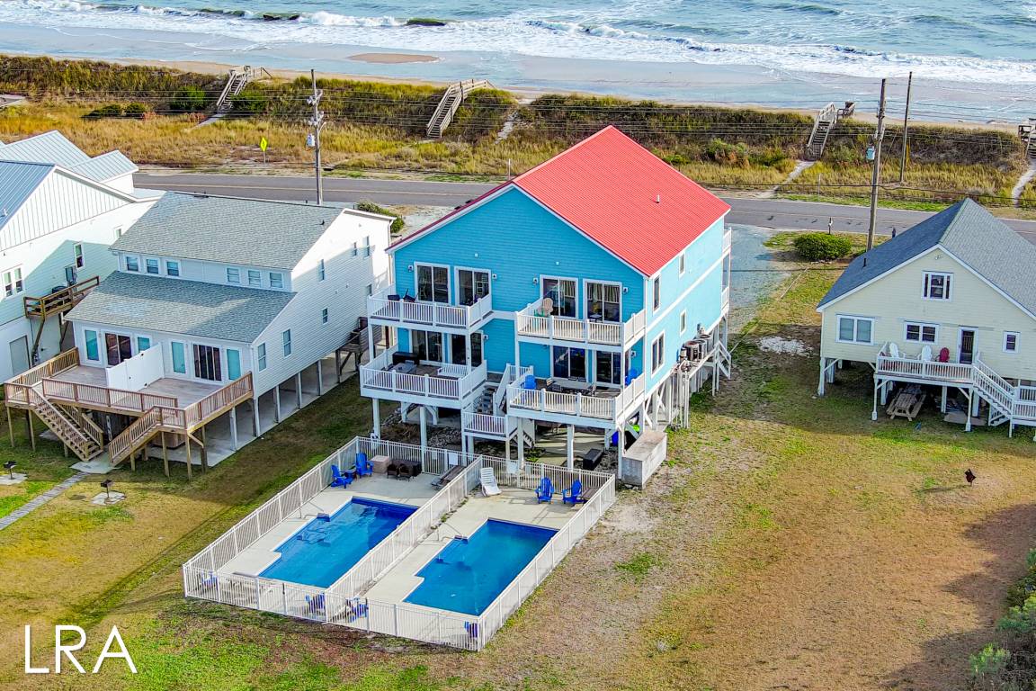 181 M² Maisonette ∙ 4 Bedrooms ∙ 16 Guests - North Topsail Beach, NC