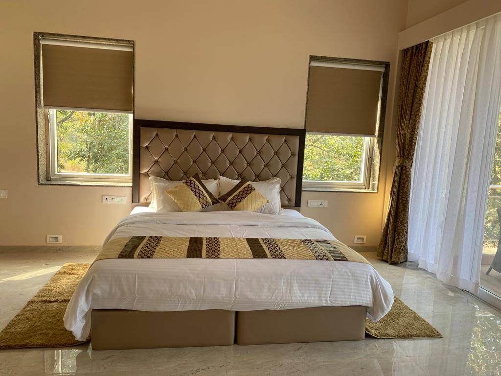 450 M² Villa ∙ 3 Bedrooms ∙ 6 Guests - Khopoli