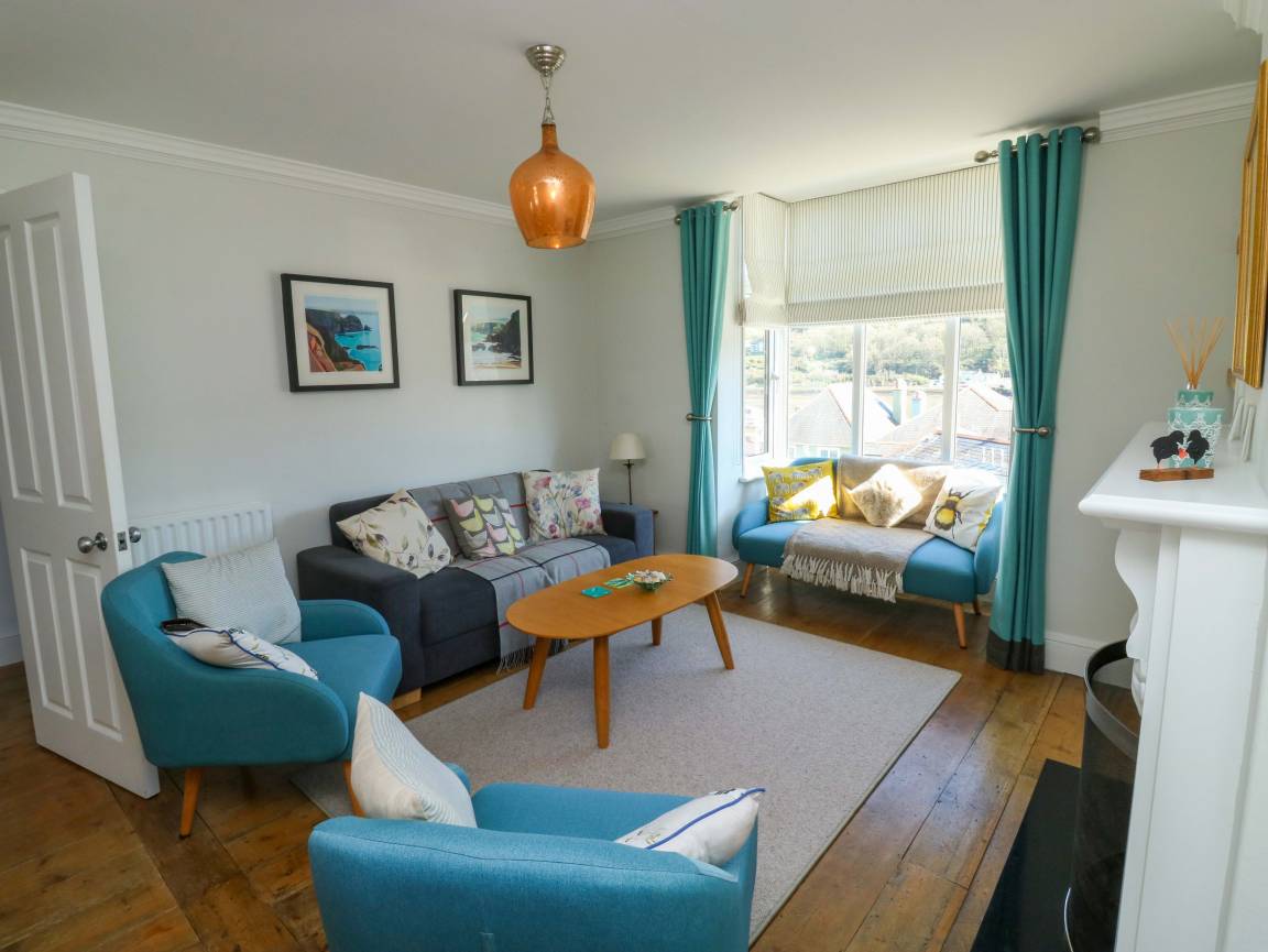 Cottage ∙ 3 Bedrooms ∙ 5 Guests - Dartmouth