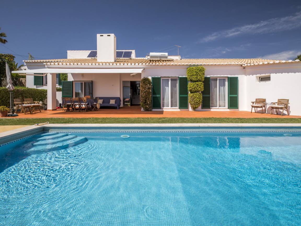 150 M² Villa ∙ 4 Bedrooms ∙ 8 Guests - Praia da Luz
