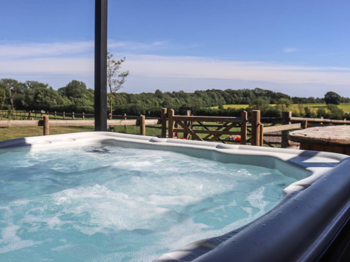 Cottage ∙ 3 Bedrooms ∙ 6 Guests - Barry