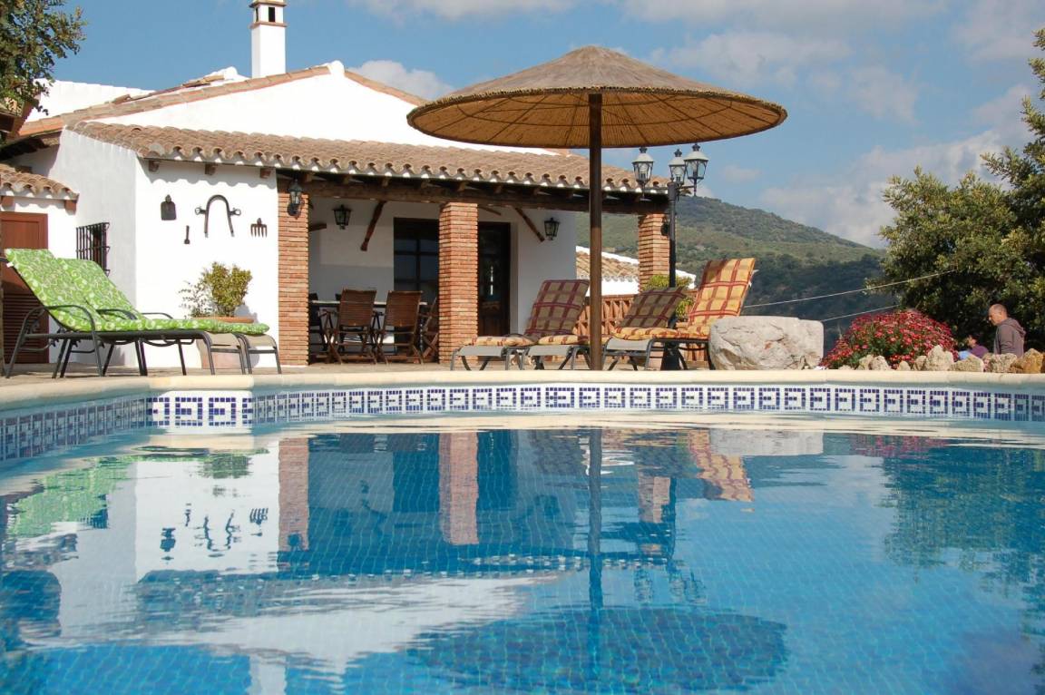100 M² House ∙ 3 Bedrooms ∙ 6 Guests - El Gastor
