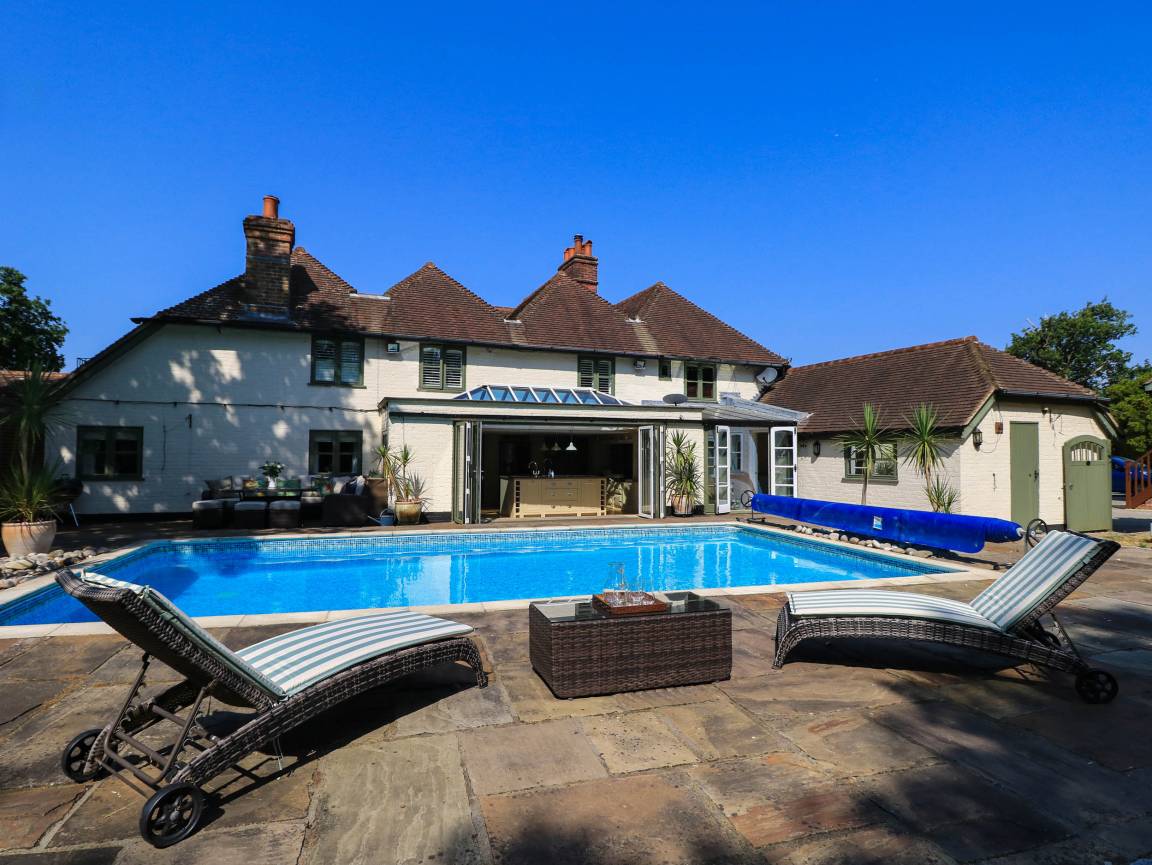 Cottage ∙ 6 Bedrooms ∙ 12 Guests - Southampton, UK