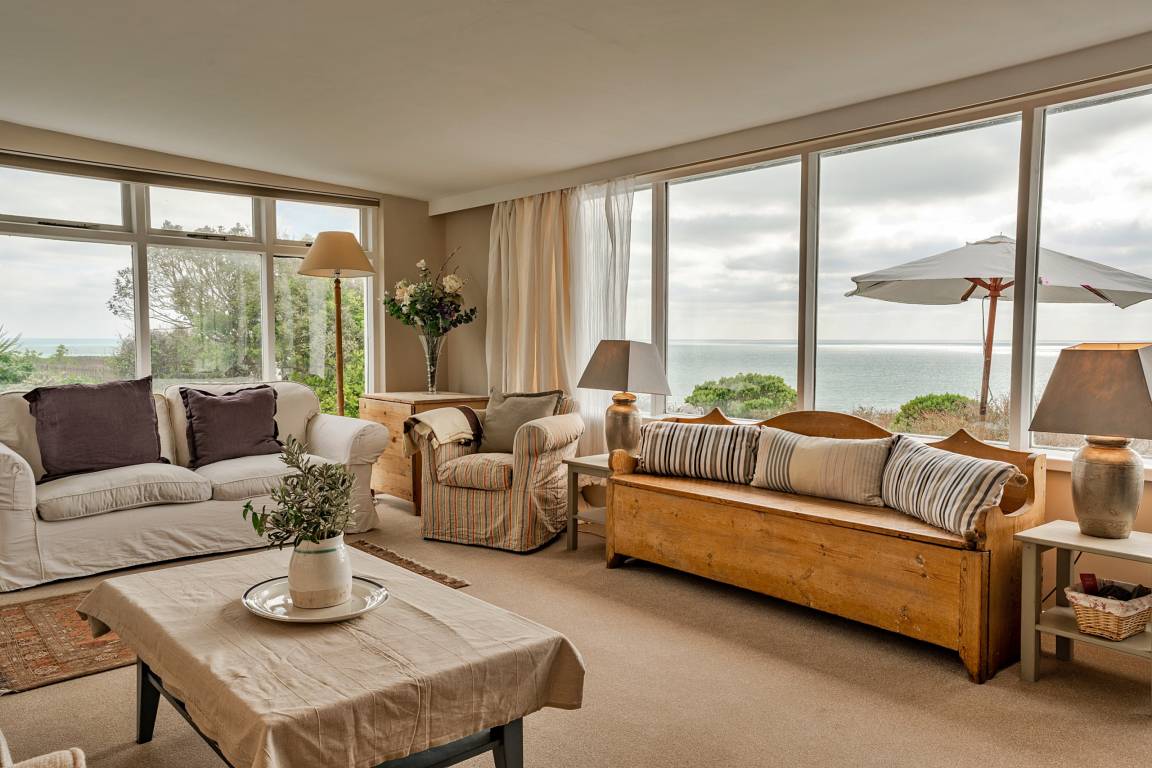 140 M² Cottage ∙ 2 Bedrooms ∙ 4 Guests - Praa Sands