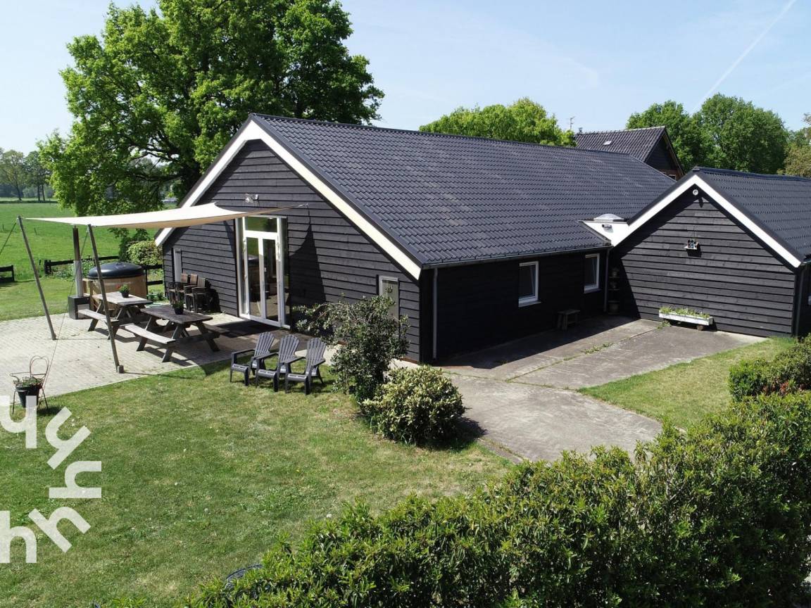 227 M² Ferienhaus ∙ 7 Schlafzimmer ∙ 18 Gäste - Lochem