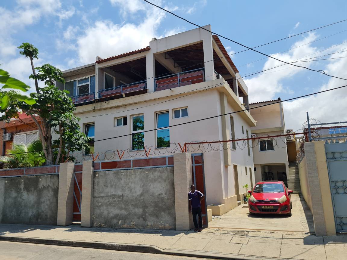 325 M² Casa ∙ 1 Habitación ∙ 2 Huéspedes - Luanda