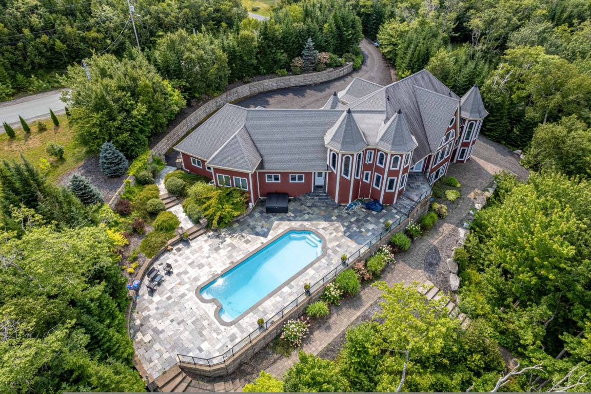 400 M² House ∙ 5 Bedrooms ∙ 12 Guests - Nova Scotia