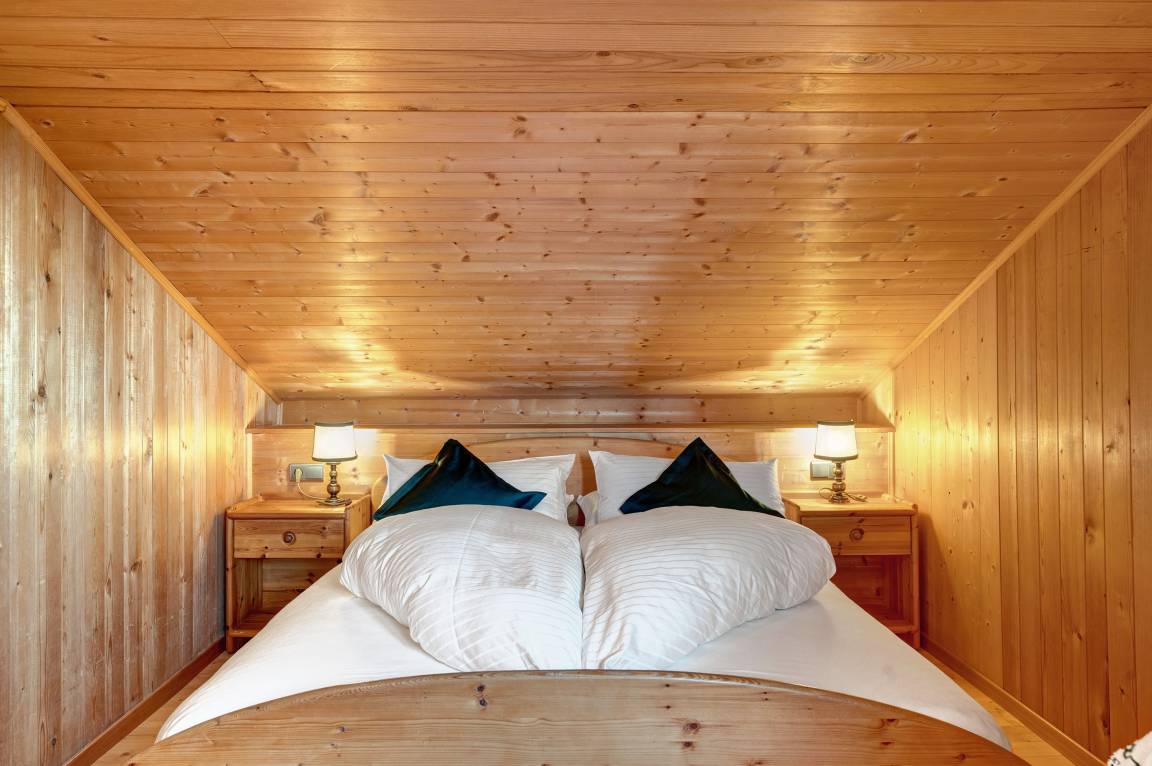 150 M² Chalet ∙ 4 Bedrooms ∙ 10 Guests - Lana