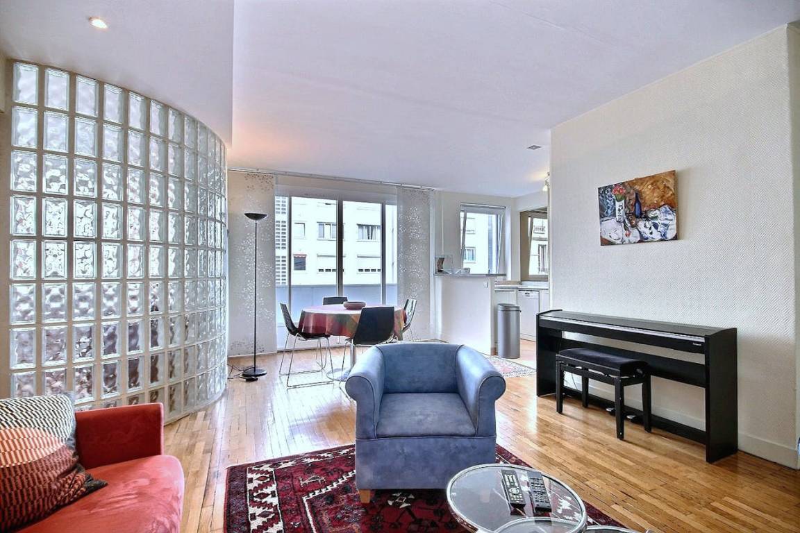 62 M² Huoneisto ∙ 1 Makuuhuone ∙ 2 Vierasta - Chatou