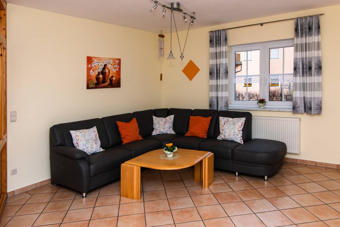 80 M² Ferienwohnung ∙ 2 Schlafzimmer ∙ 4 Gäste - Spalt