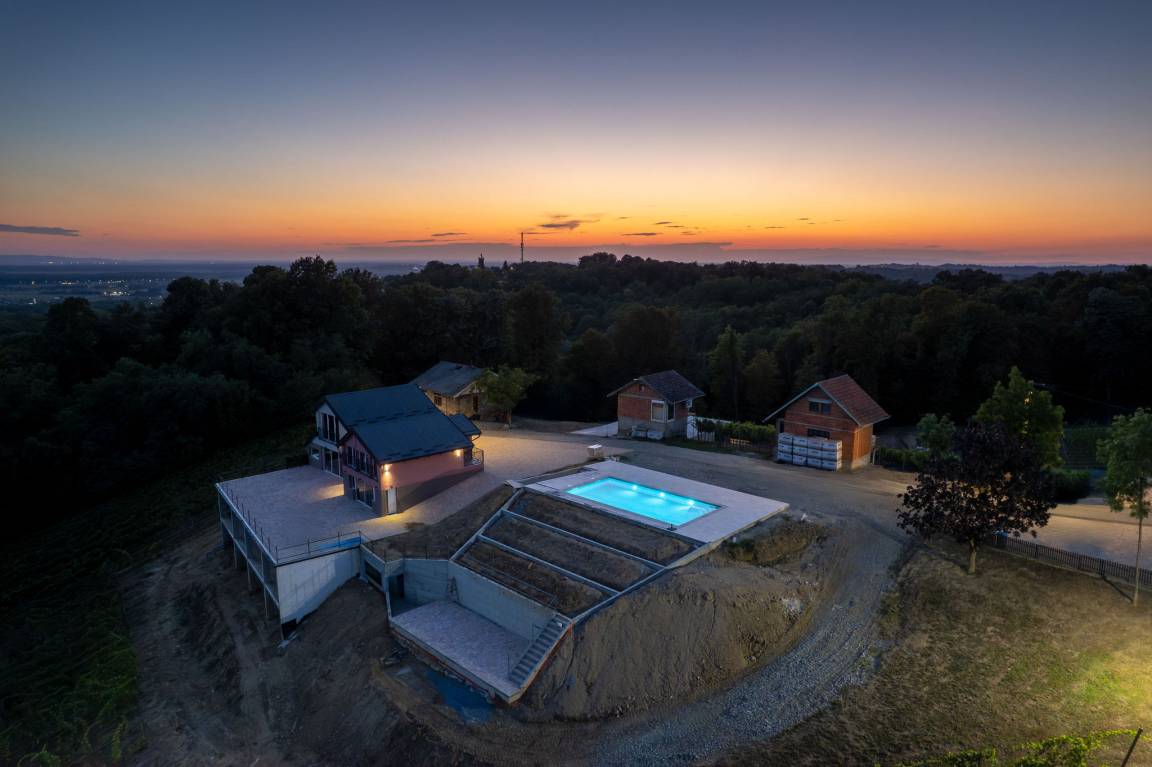 80 M² House ∙ 2 Bedrooms ∙ 6 Guests - Kutina