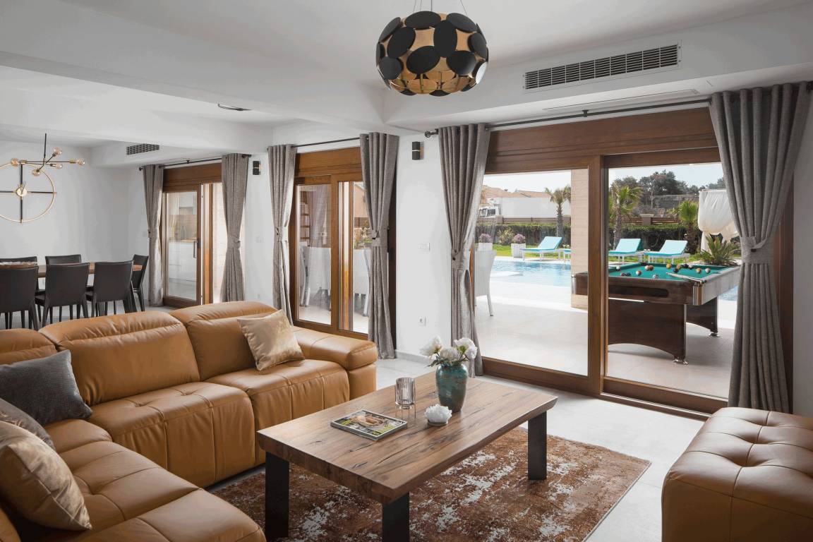 250 M² Ferienhaus ∙ 4 Schlafzimmer ∙ 10 Gäste - Vir