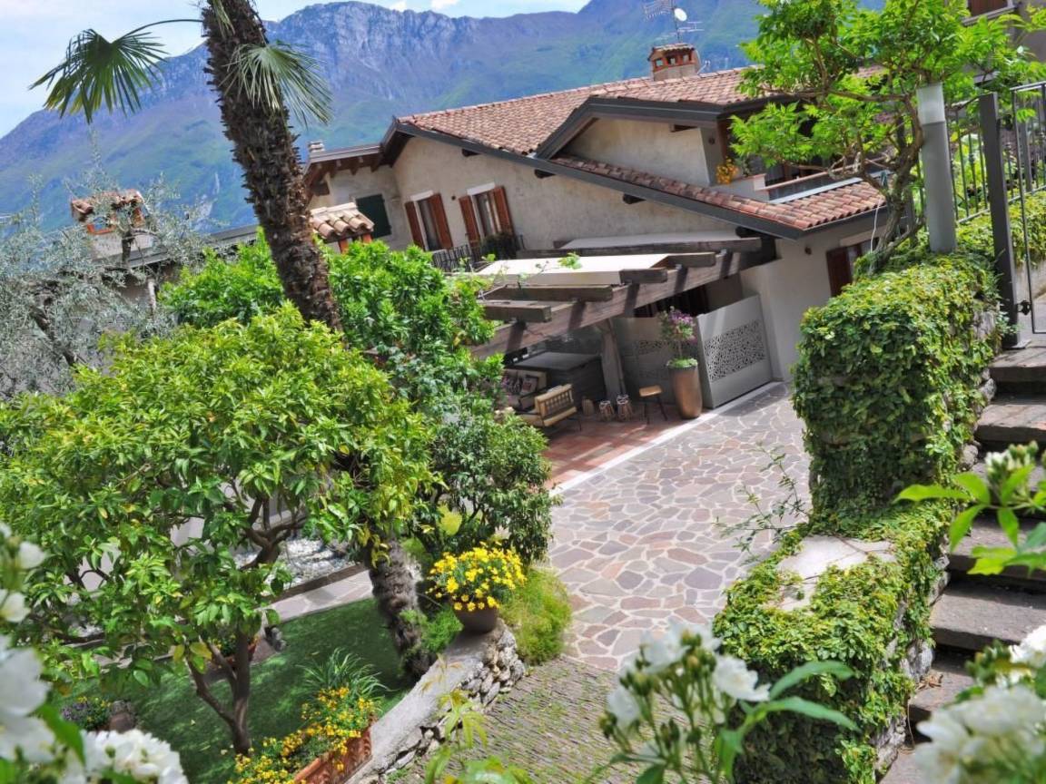 65 M² Apartment ∙ 2 Bedrooms ∙ 4 Guests - Malcesine