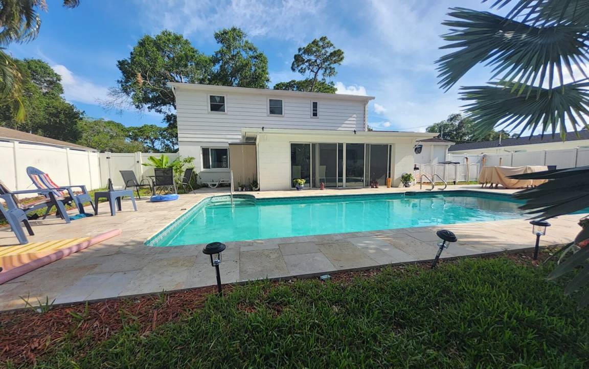 177 M² Ferienhaus ∙ 3 Schlafzimmer ∙ 8 Gäste - St. Petersburg, FL