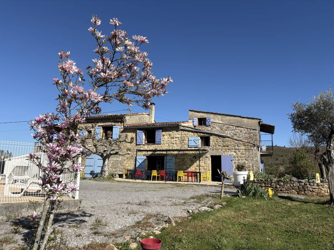 Gîte ∙ 8 Chambres ∙ 18 Personnes - Ardèche