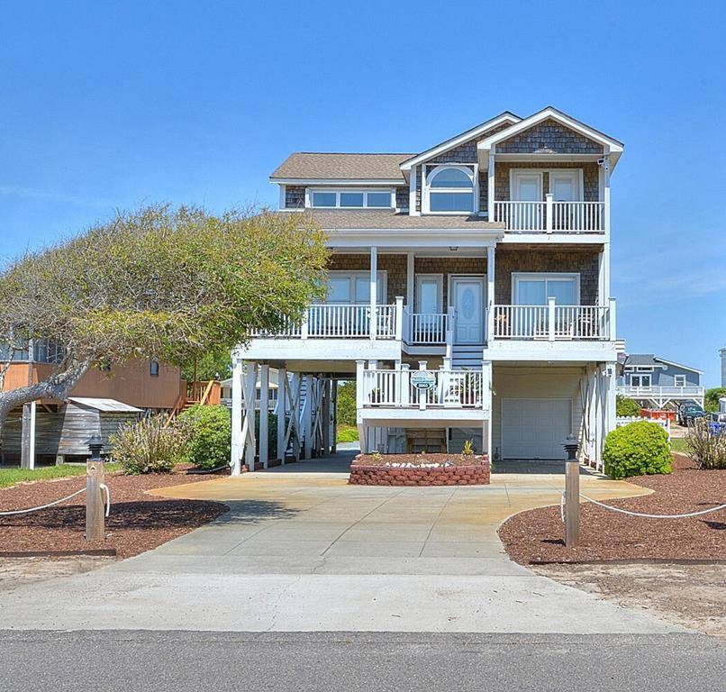 House ∙ 5 Bedrooms ∙ 12 Guests - Oak Island, NC