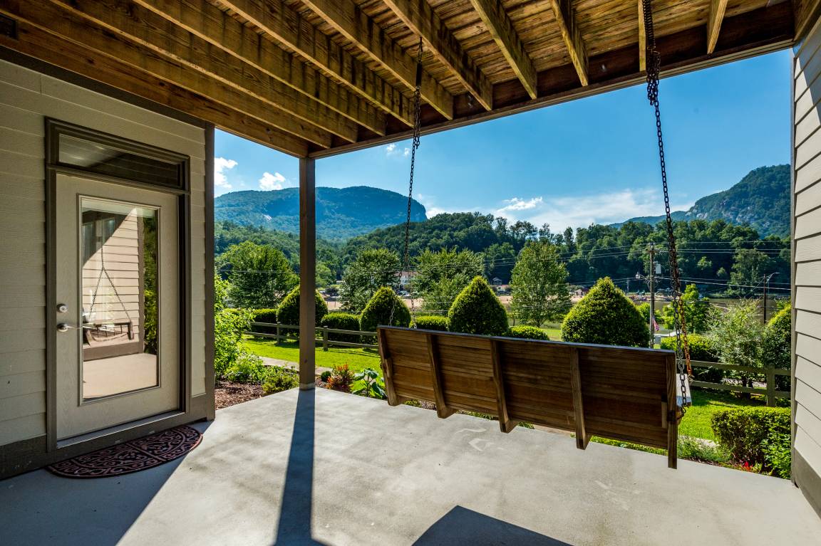 167 M² House ∙ 2 Bedrooms ∙ 4 Guests - Lake Lure, NC