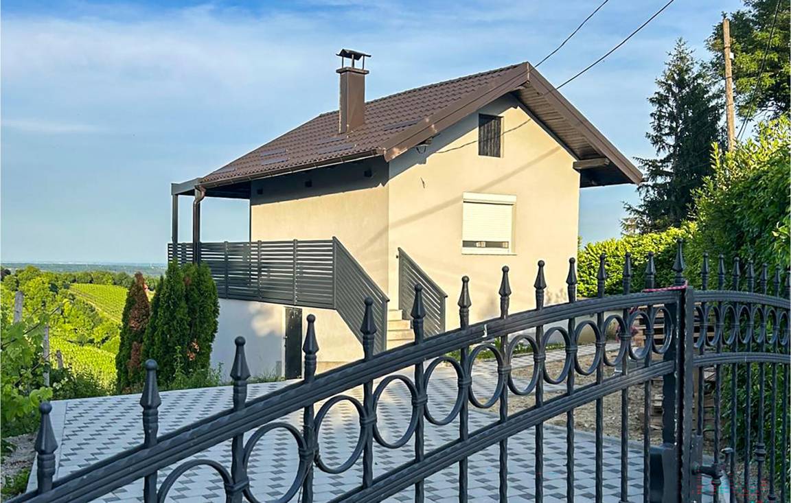 65 M² Casa Vacanza ∙ 1 Camera Da Letto ∙ 2 Ospiti - Jastrebarsko