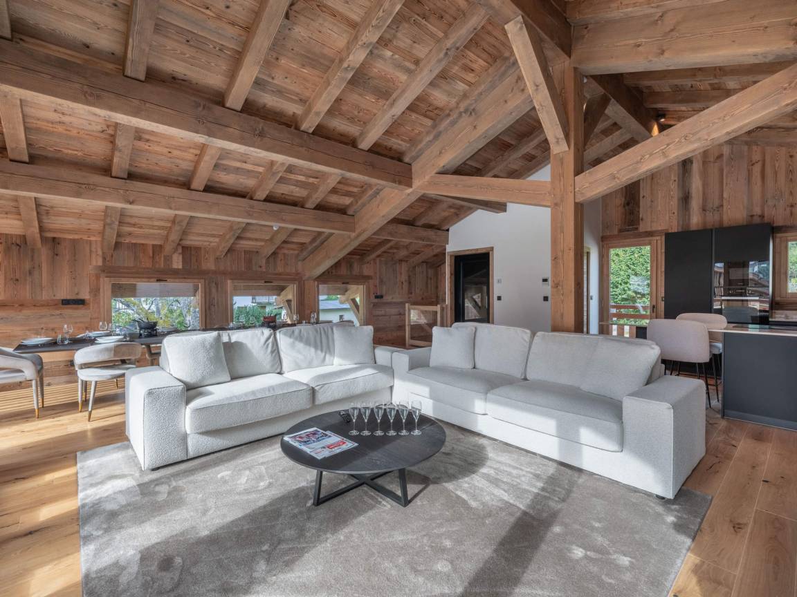 250 M² Chalet ∙ 5 Bedrooms ∙ 11 Guests - Megève