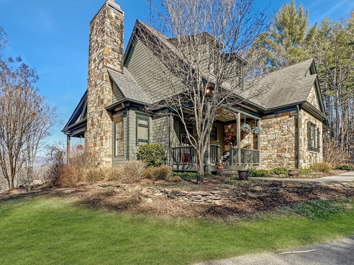 Cabin ∙ 5 Bedrooms ∙ 14 Guests - Bryson City, NC