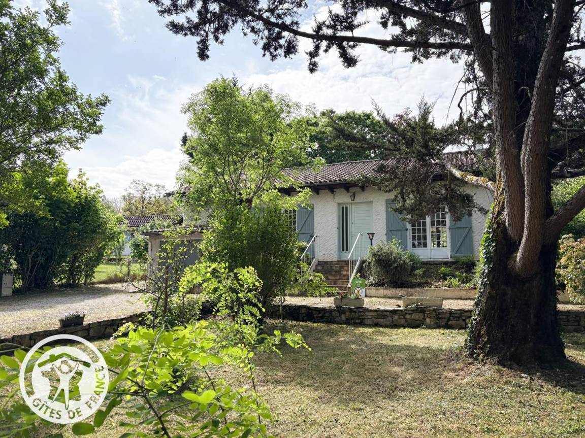 80 M² Gîte ∙ 2 Bedrooms ∙ 4 Guests - Martel