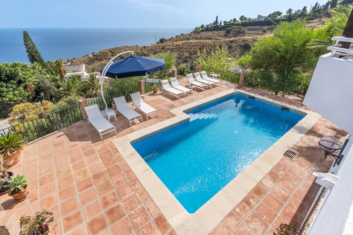 260 M² Villa ∙ 4 Bedrooms ∙ 8 Guests - Salobreña