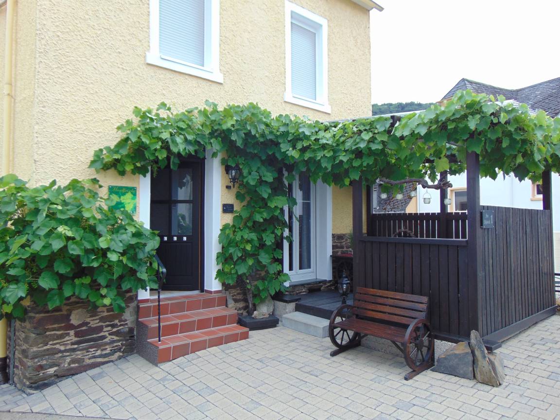 120 M² House ∙ 2 Bedrooms ∙ 4 Guests - Traben-Trarbach
