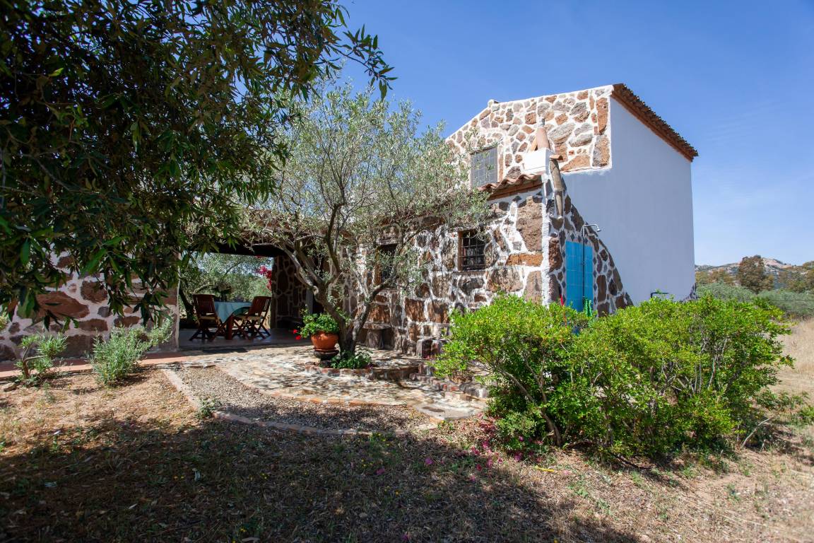 75 M² Ferienhaus ∙ 1 Schlafzimmer ∙ 4 Gäste - Orosei