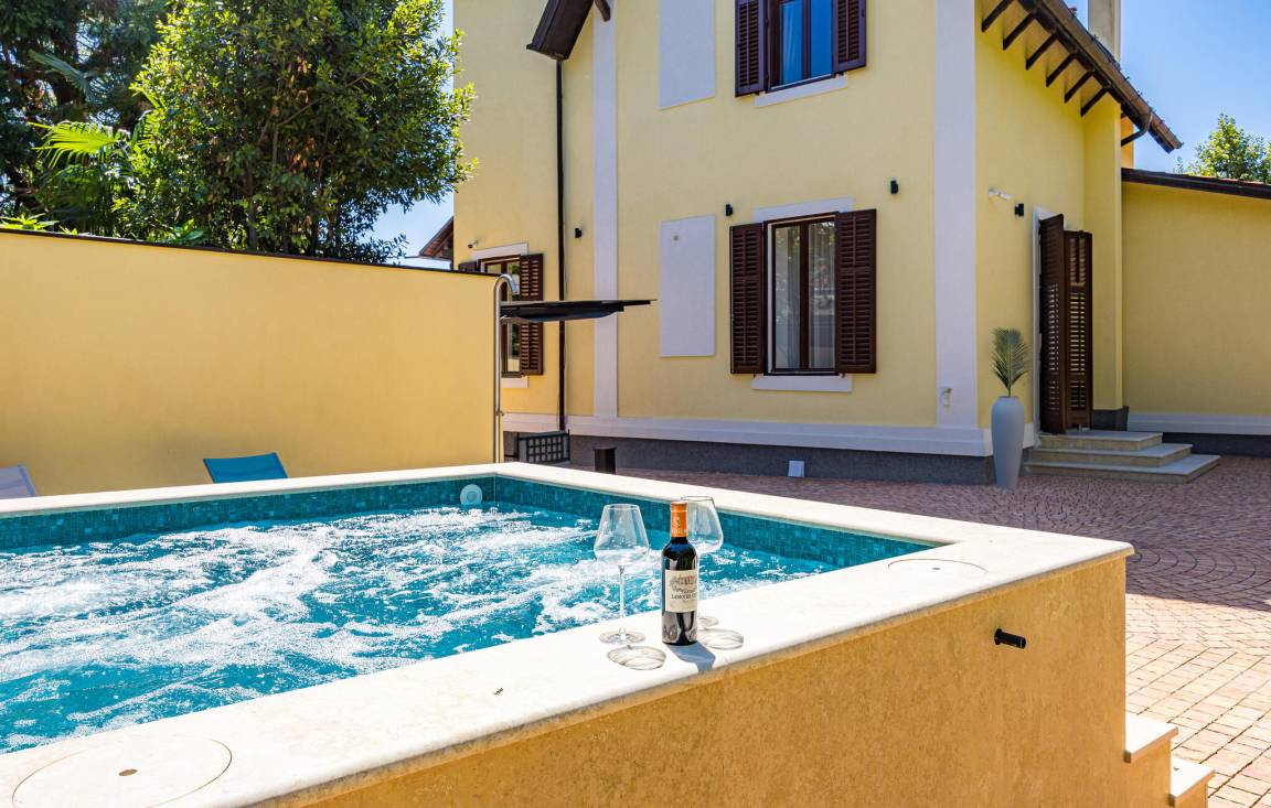 280 M² Casa ∙ 3 Camere Da Letto ∙ 6 Ospiti - Abbazia