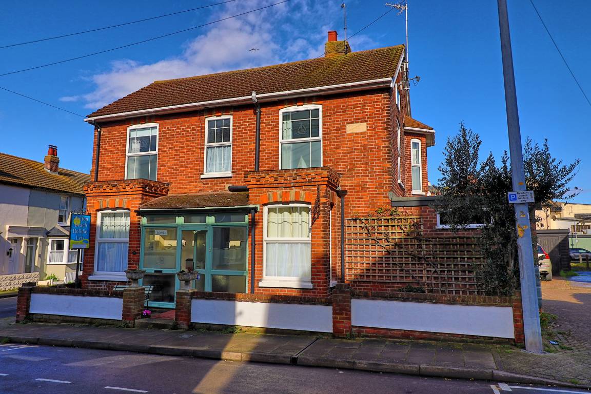 Cottage ∙ 3 Bedrooms ∙ 7 Guests - Walton-on-the-Naze