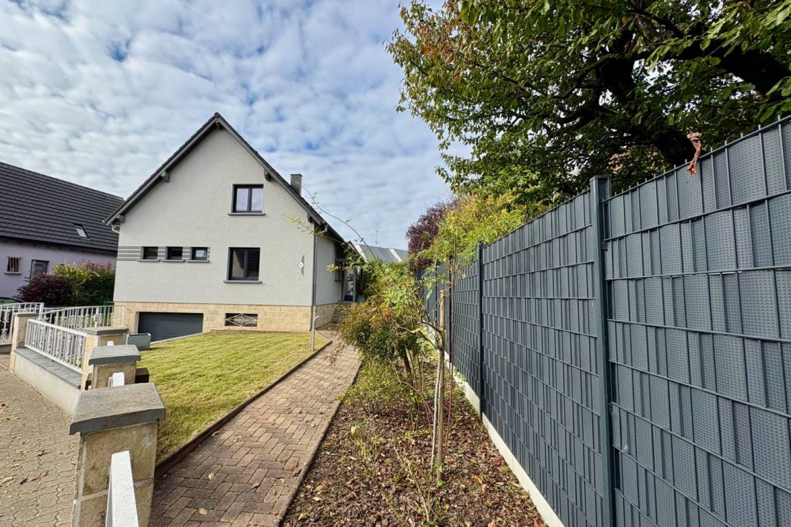 135 M² Maison De Vacances ∙ 4 Chambres ∙ 10 Personnes - Lingolsheim