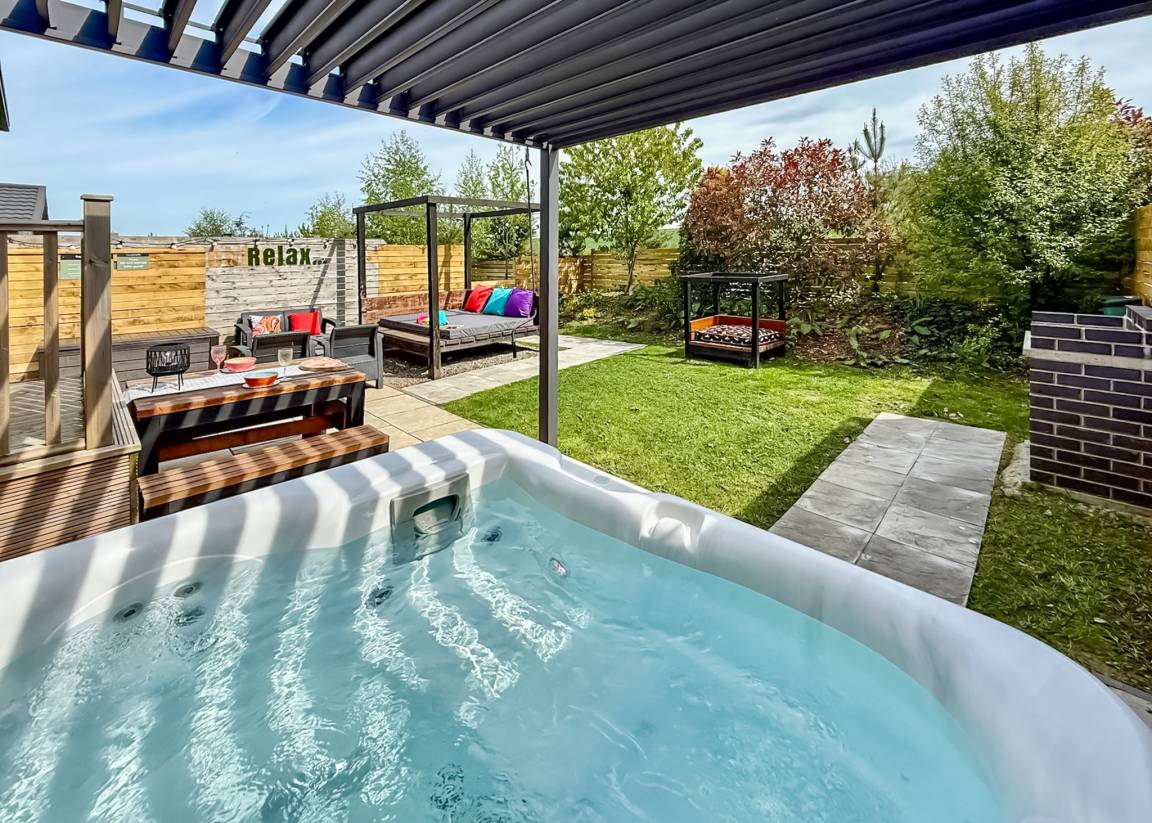 Chalet ∙ 2 Bedrooms ∙ 4 Guests - Beverley