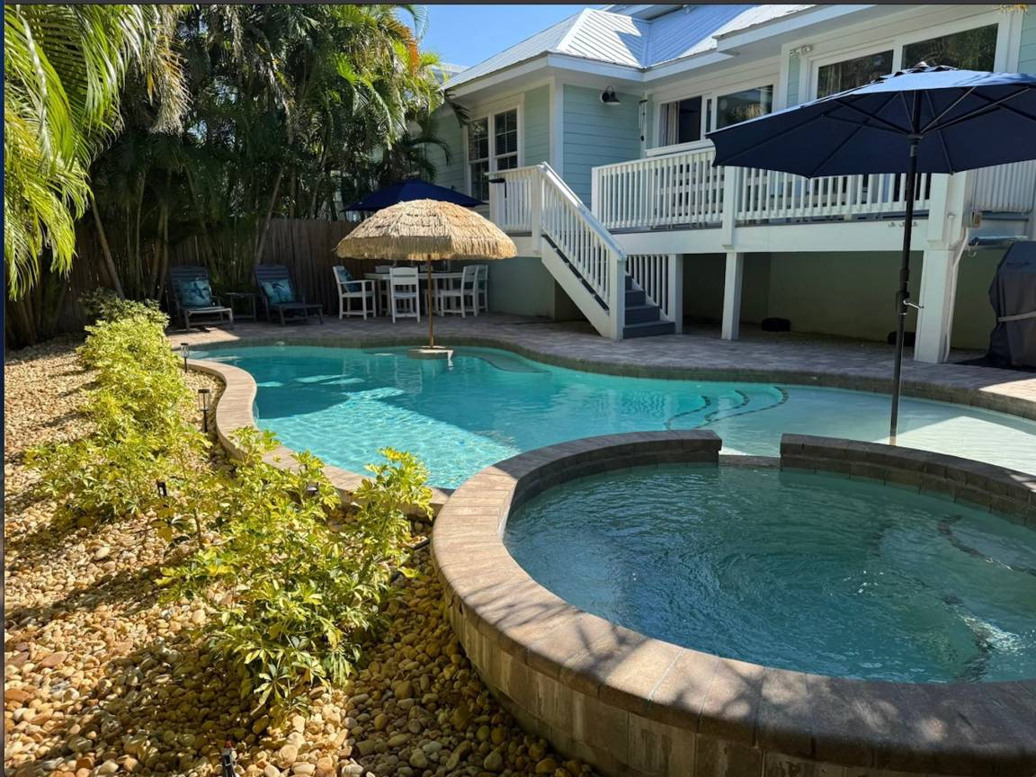 House ∙ 3 Bedrooms ∙ 6 Guests - Holmes Beach, FL