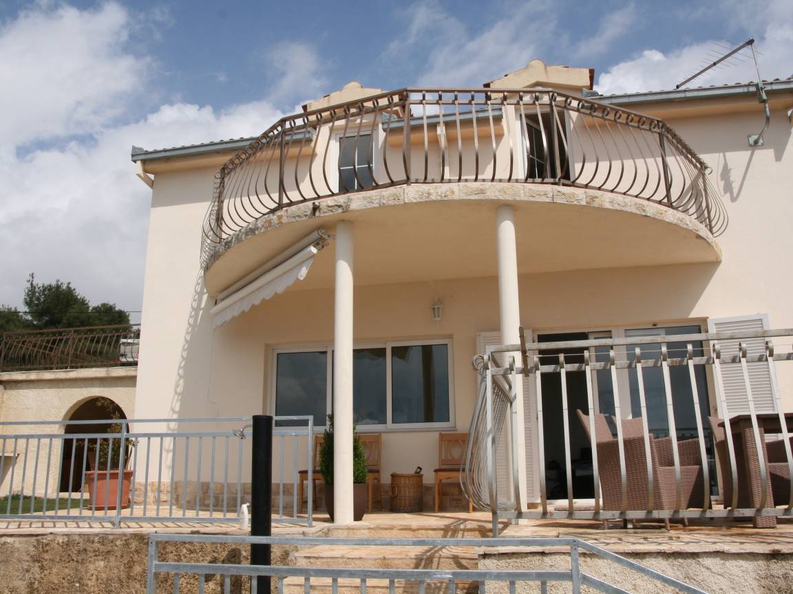 100 M² Ferienhaus ∙ 4 Schlafzimmer ∙ 11 Gäste - Trogir