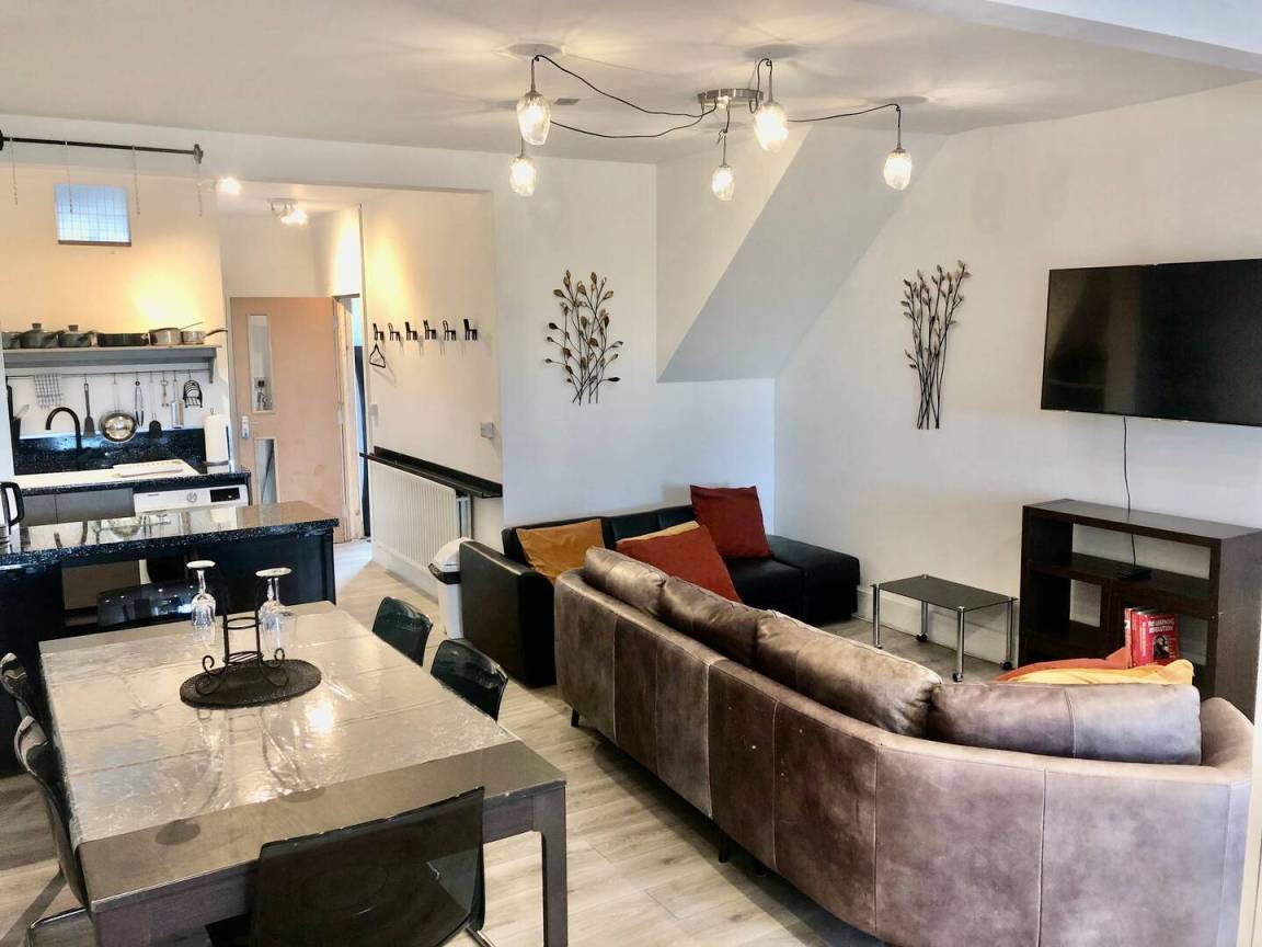 75 M² Apartamento ∙ 2 Habitaciones ∙ 5 Huéspedes - Nottingham