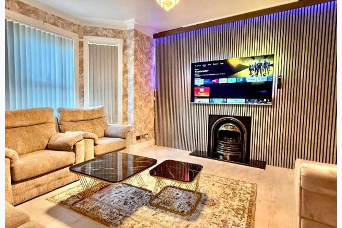 80 M² House ∙ 3 Bedrooms ∙ 6 Guests - Manchester