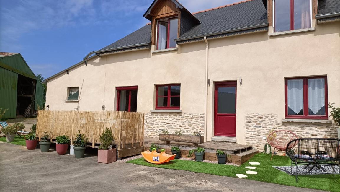 130 M² Talo ∙ 2 Makuuhuonetta ∙ 6 Vierasta - Le Château du Pin