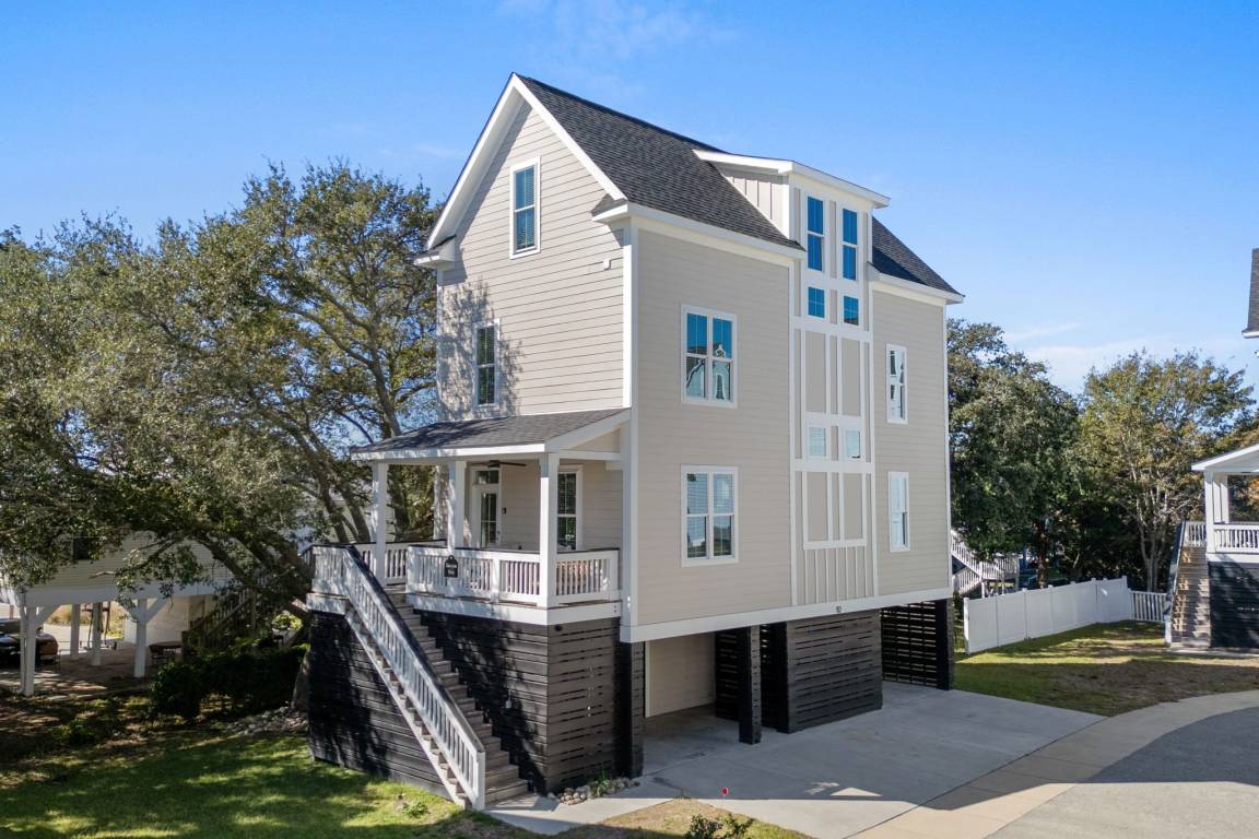 196 M² House ∙ 5 Bedrooms ∙ 18 Guests - Murrells Inlet, SC