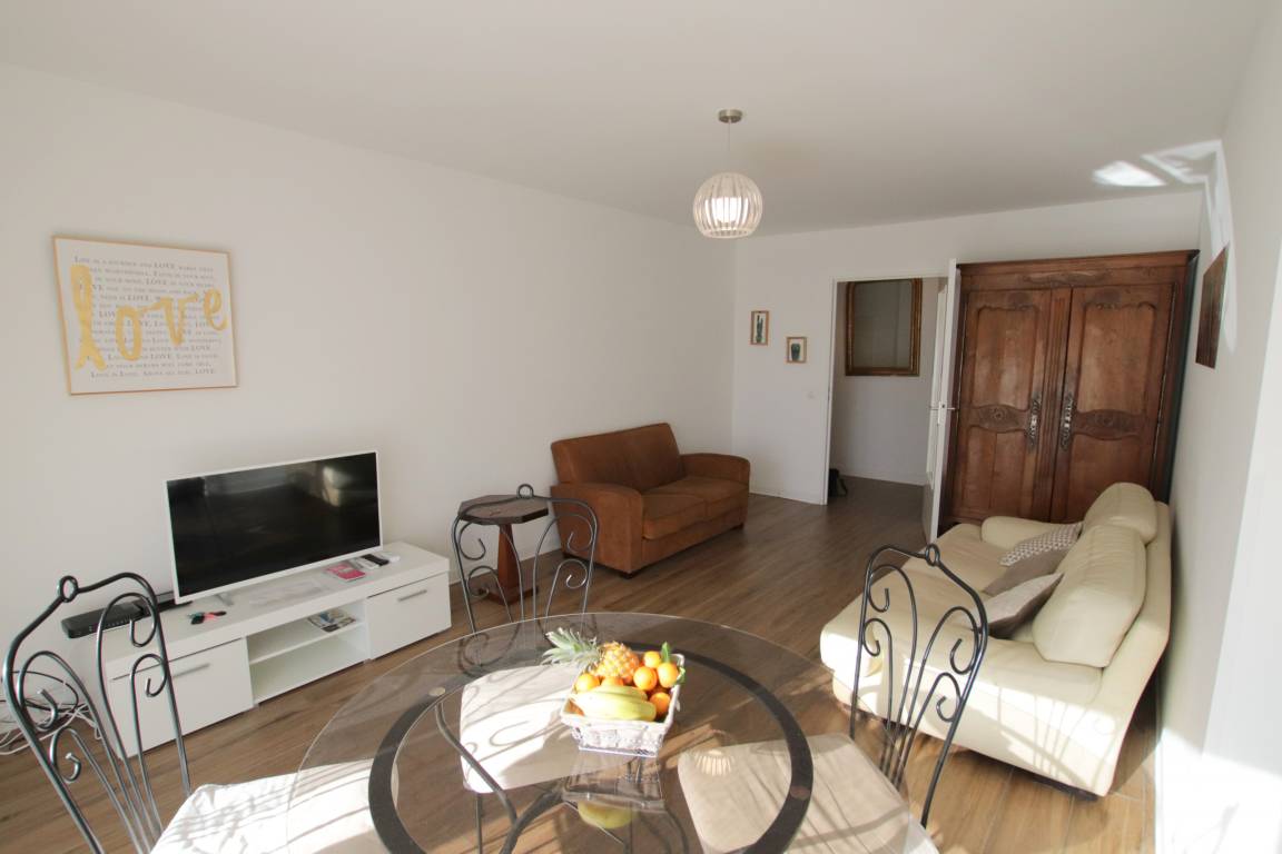 70 M² Appartement ∙ 2 Chambres ∙ 4 Personnes - ibis Nice Centre Gare