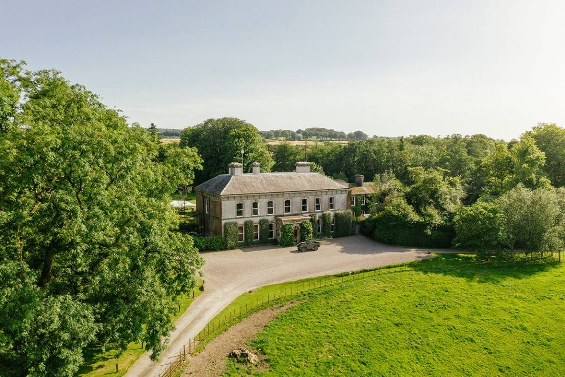 Villa ∙ 6 Bedrooms ∙ 12 Guests - Fermoy