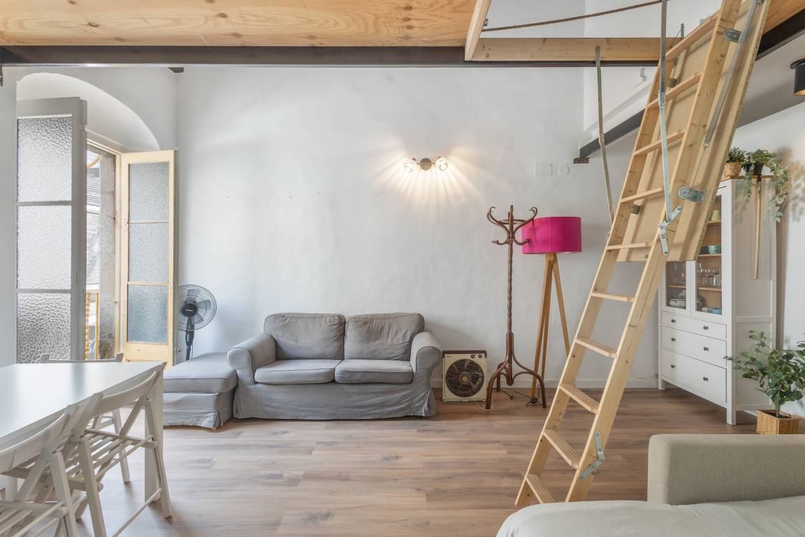 80 M² Apartment ∙ 2 Bedrooms ∙ 6 Guests - Mataró